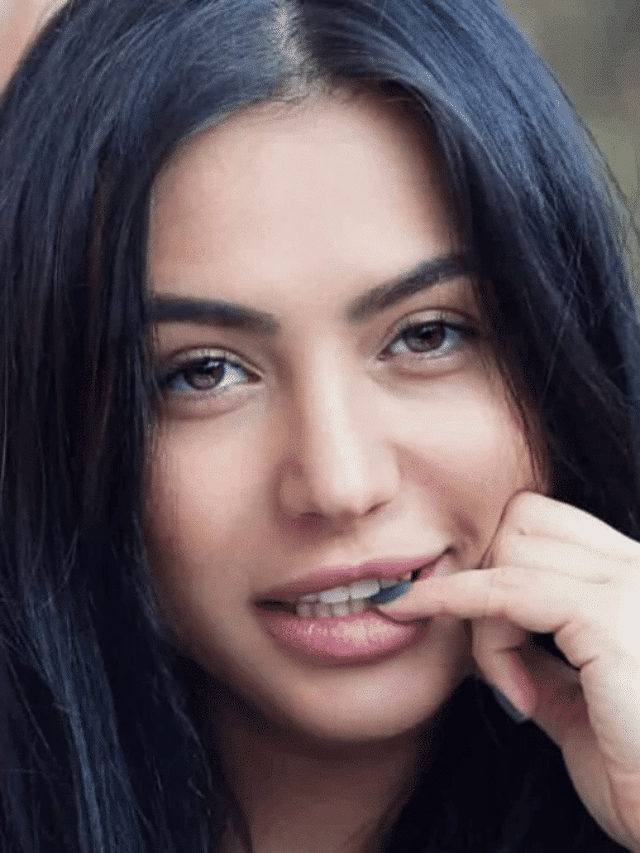 10 Signs Men Misinterpret as Romantic Interest, Don't Be That Guy ...